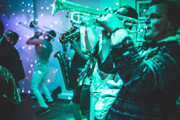 Timo Brassband - Suomen kovin ja viihdyttävin brassband!